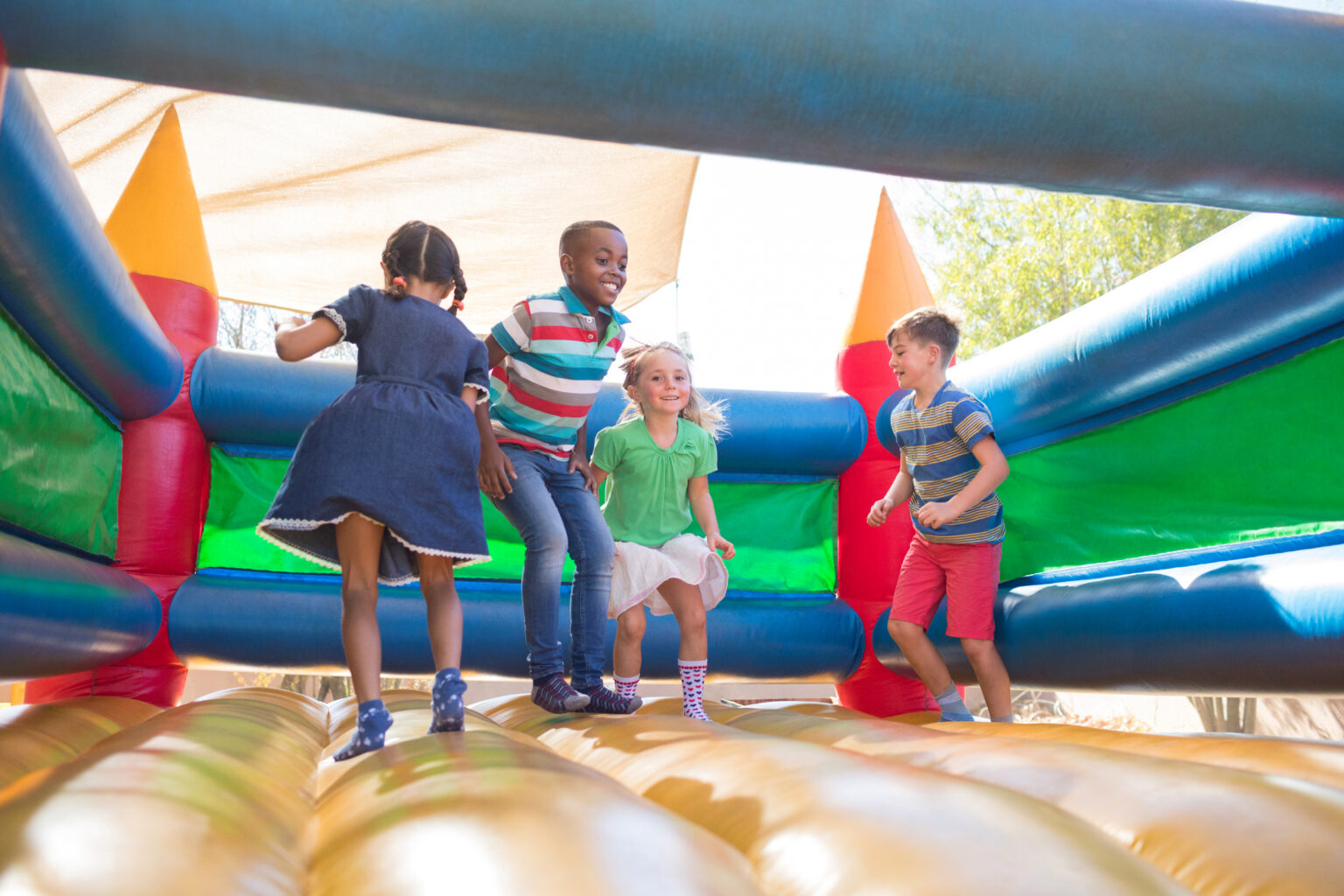 Bounce into Fun: Why Renting a Bounce House is a Birthday Party Win!